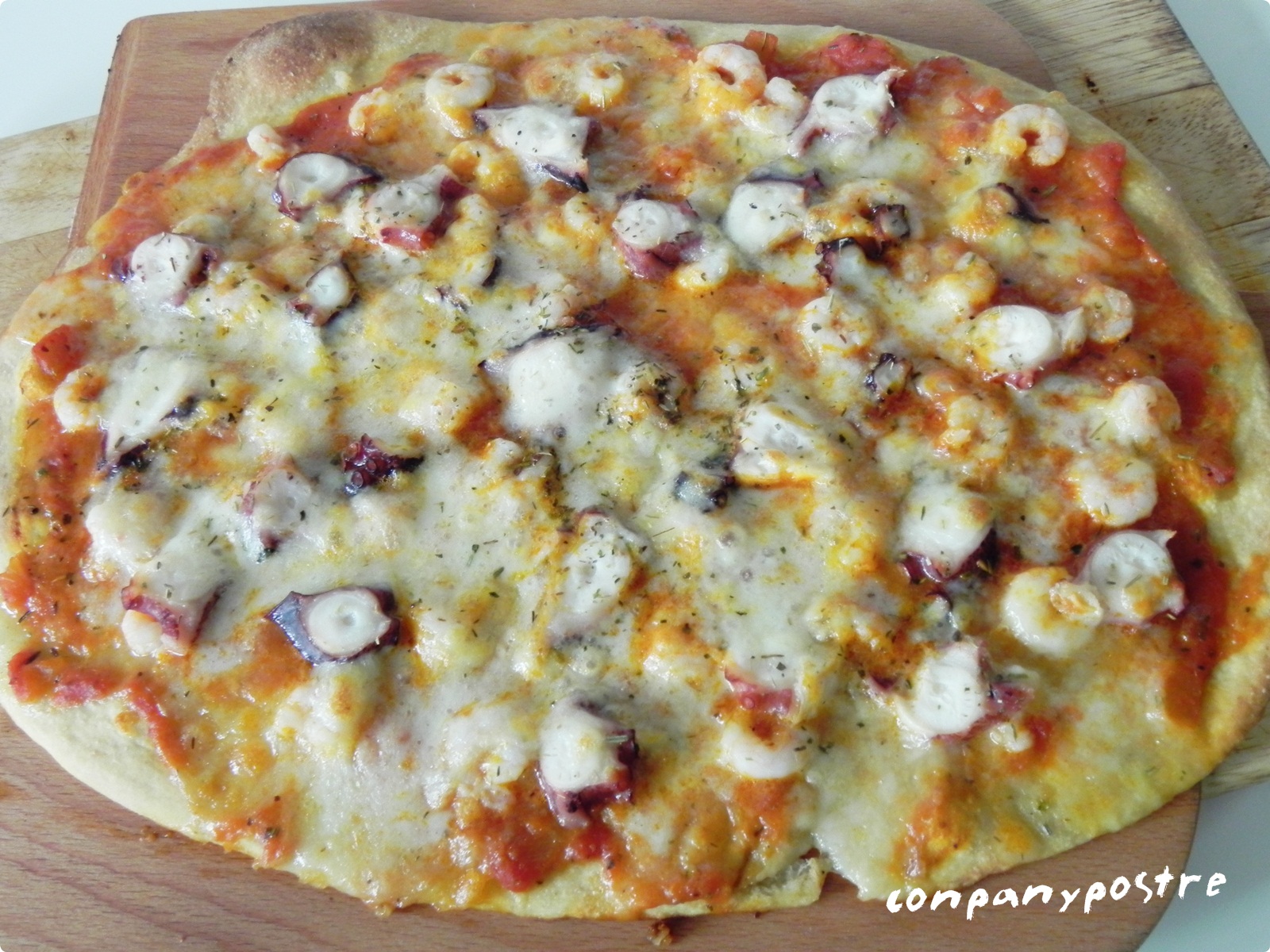 Con pan y postre: Pizza de pulpo y gambas