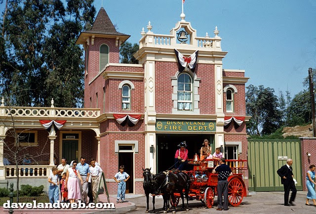 48 Stunning Vintage Color Photos of Disneyland in the 1950s ~ Vintage ...
