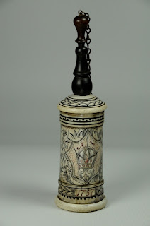 Contemporary Makers: European Powder Flask by Steve Vance for Ron Scott