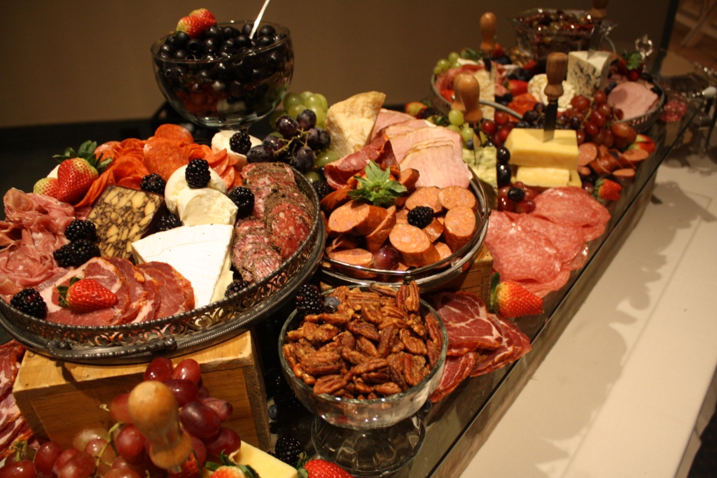 SIMPLY THE BEST CATERING: 'Tis the Wedding Season!