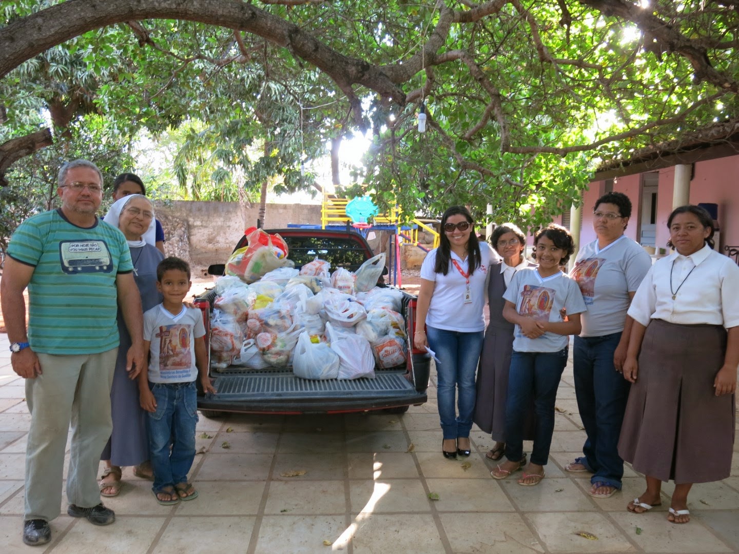 Flavio Pinto News: Orfanato recebe doação recorde de alimento e roupas