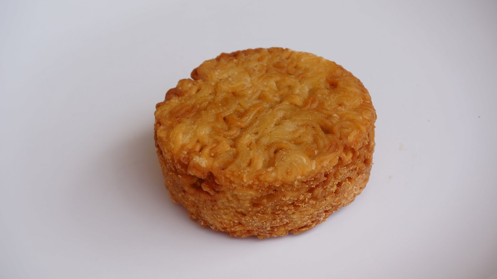 Ramnut , Donut de Ramen con horchata ~ Pasteles de colores