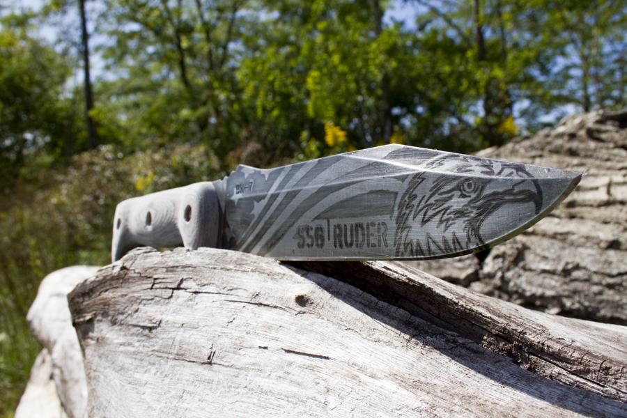 Badger Outdoorsman: Etched knife art