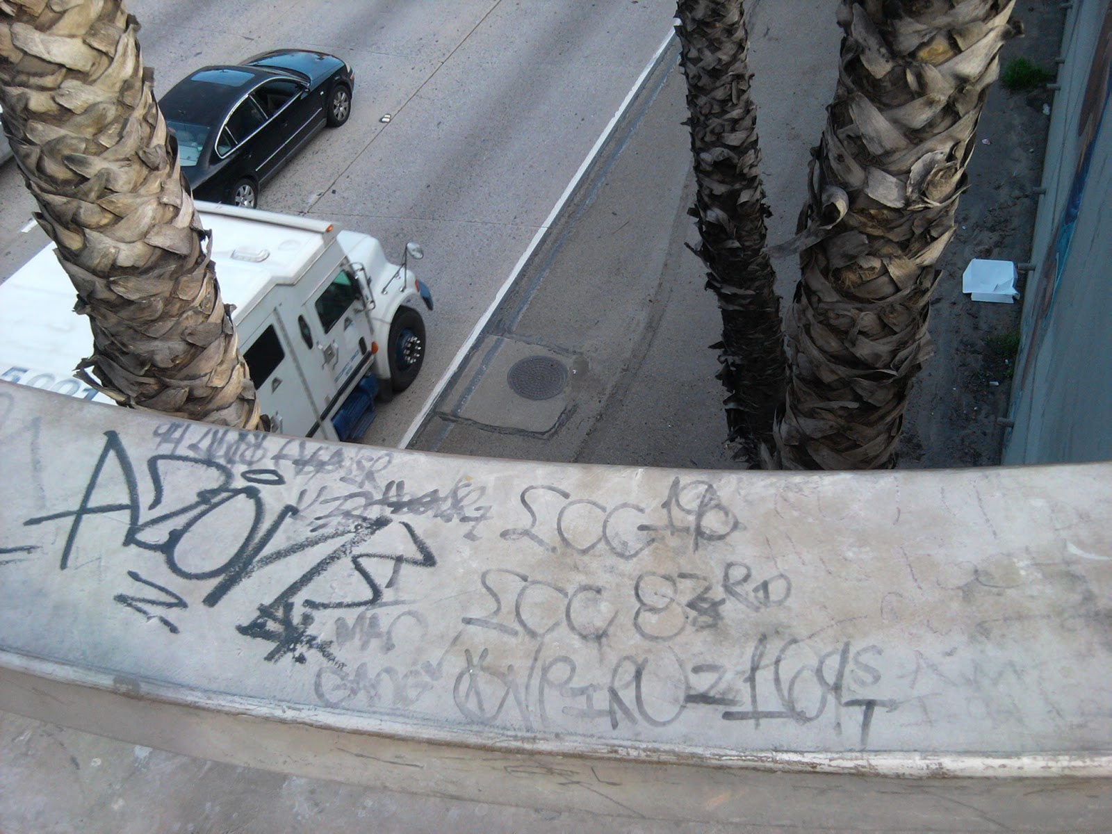 blood gangs graffiti: Center view piru ( CVP carson )