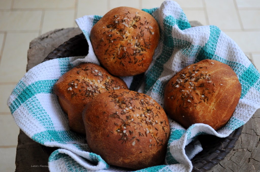 Flavours and Tastes: Kummelweck Rolls -We Knead to Bake 26