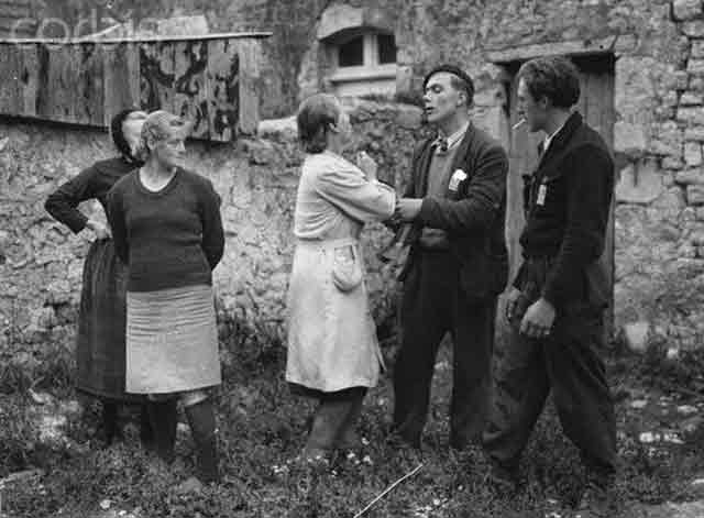 World War II in Pictures: Collaborator Girls