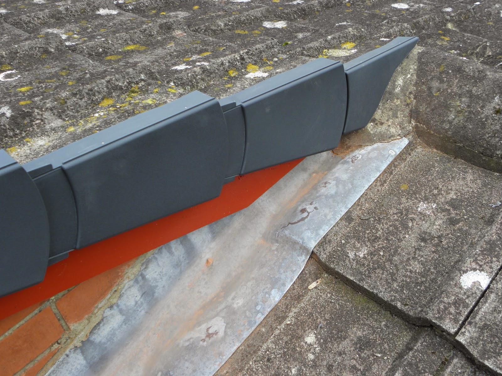 where eagles fear to perch ...: Fitting a Roof Dry Verge / Roof Tile ...