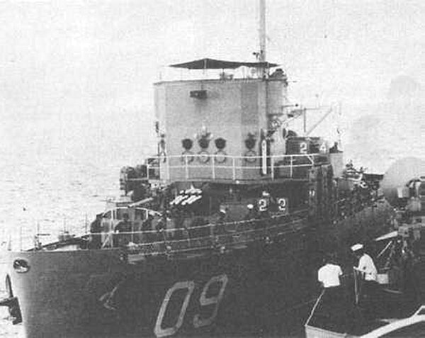 Naval Warfare: USS Sentry (AM-299)