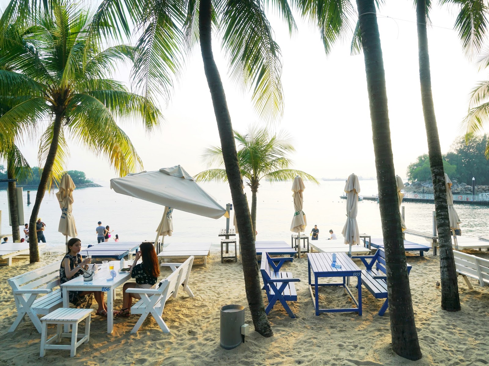 PinkyPiggu: Coastes @ Siloso Beach, Sentosa ~ Beachfront Dining Bar ...