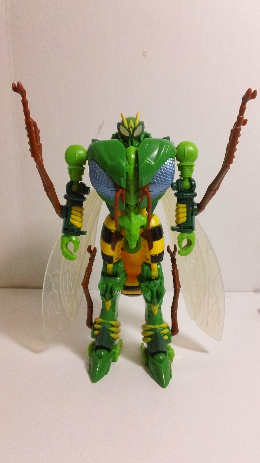 Toy Finder : Transformers Tuesday! - Generations Waspinator Review