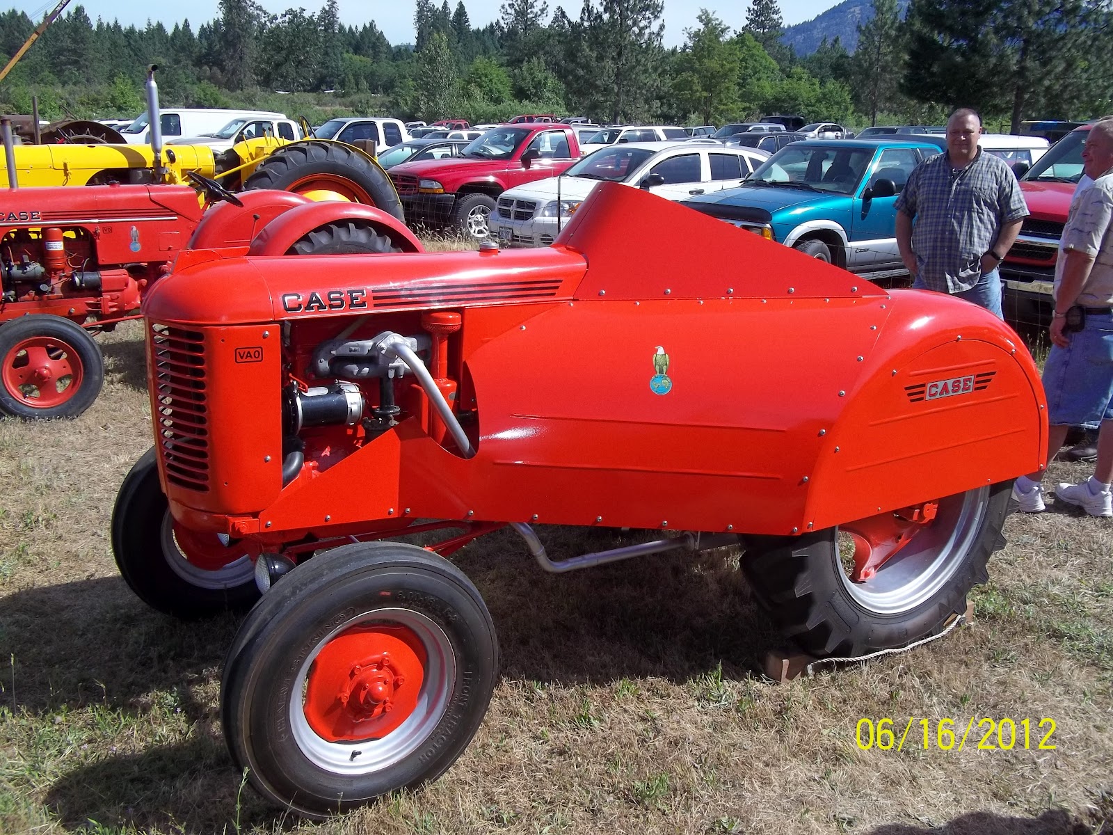 "MESSAGES FROM THE BOTTLE": Old Tractors, Old Cars, & Lots of Old ...