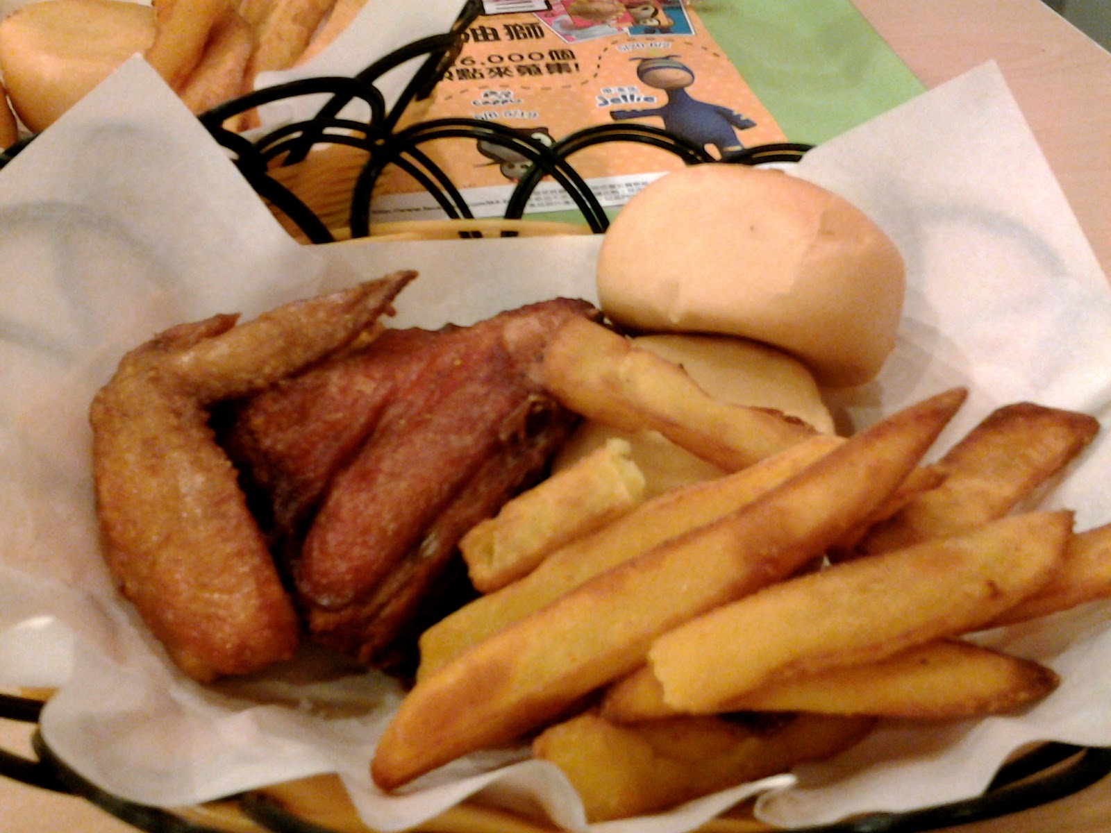 Taiwan Eats: T.K.K. Fried Chicken, Ximending | Wandering Fel