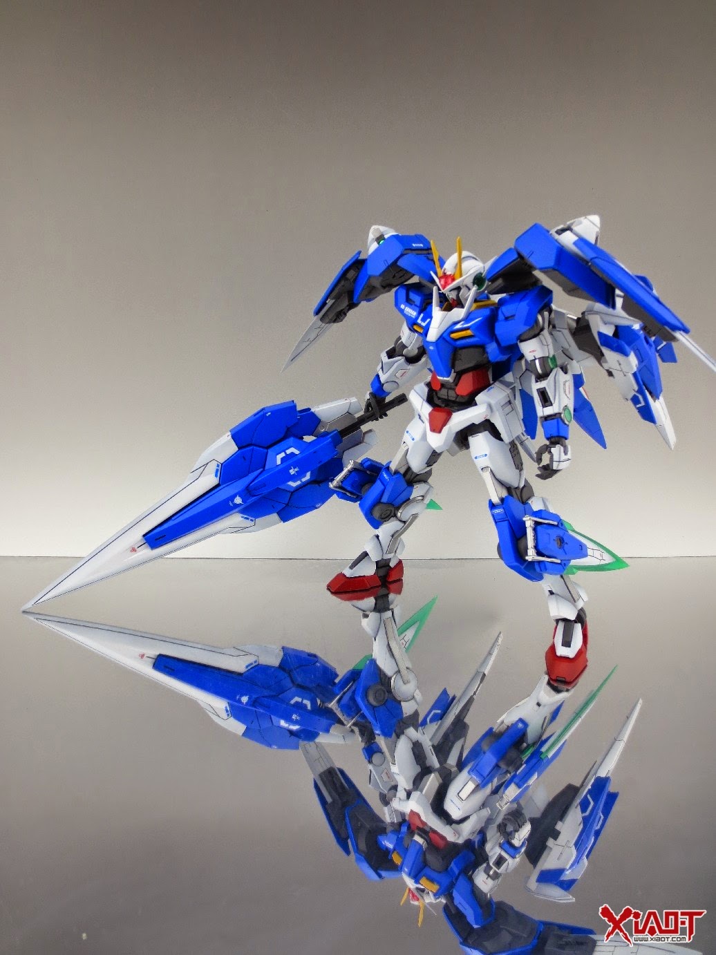 GUNDAM GUY: MG 1/100 00 Raiser + Seven Sword + XN Sword - Customized Build