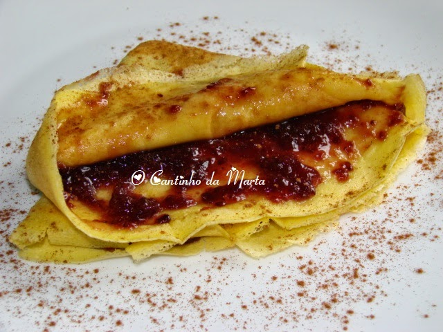 O Cantinho da Marta: Crepes Recheados com Doce de Frutos Silvestres