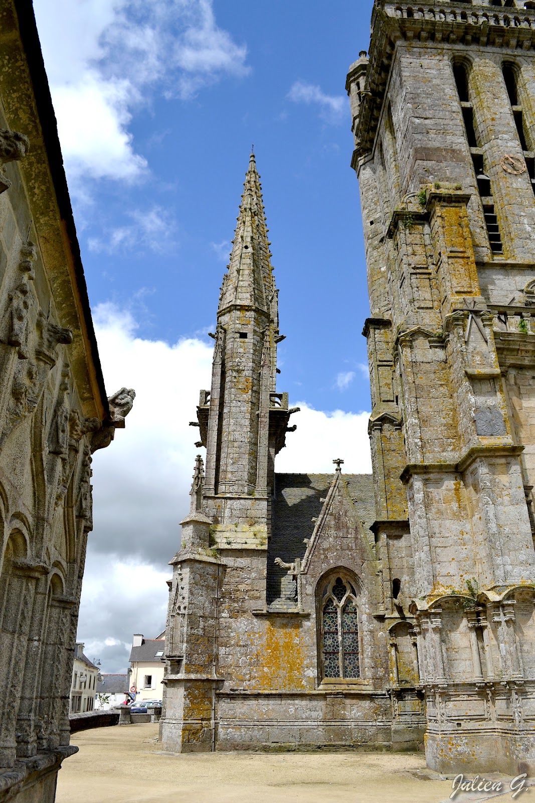 Coins du Monde: FRANCE - Bretagne - Pleyben et son enclos paroissial
