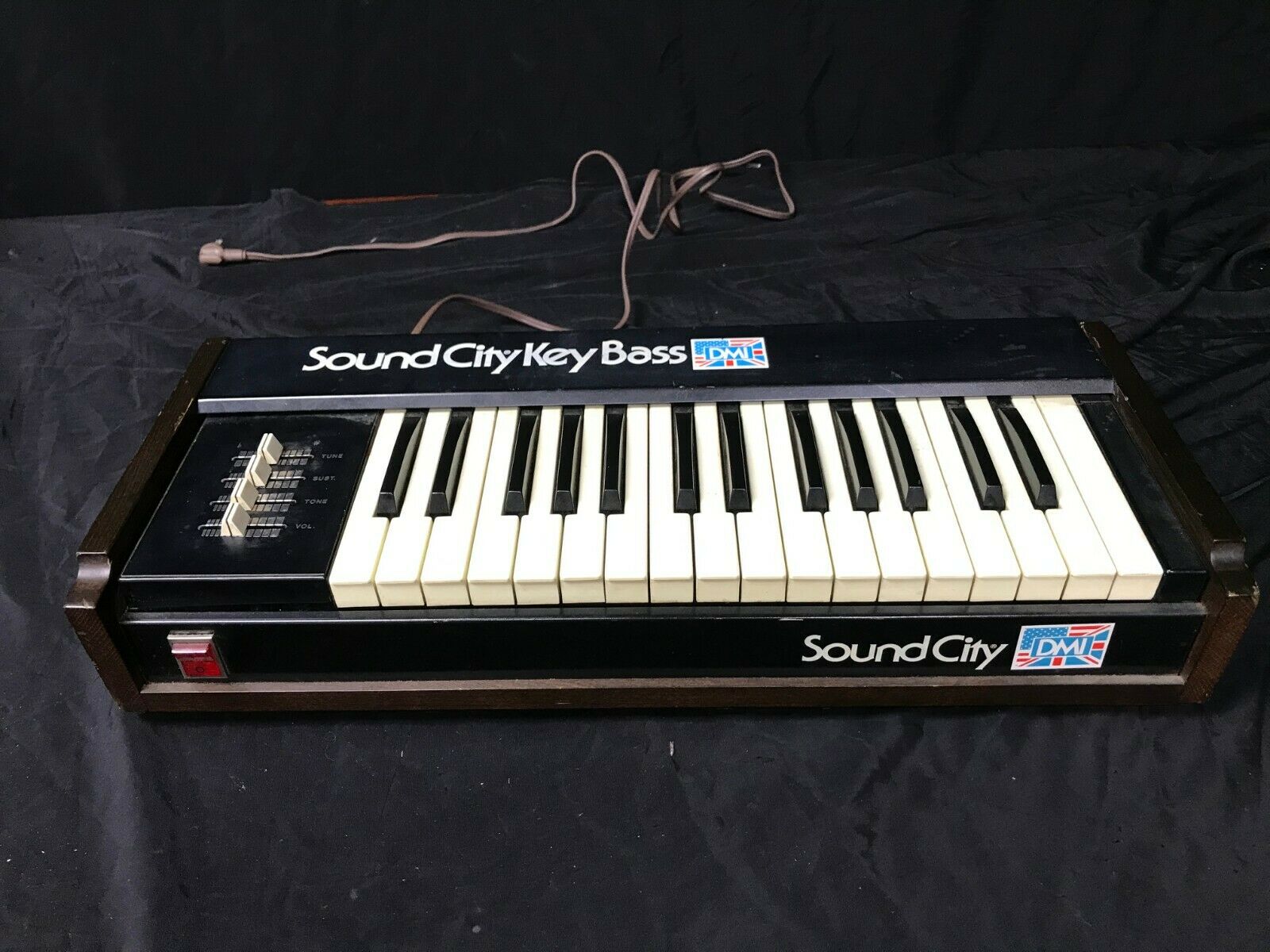 MATRIXSYNTH: Vintage 70s DMI SoundCity Key Bass Synthesizer (AMC53)