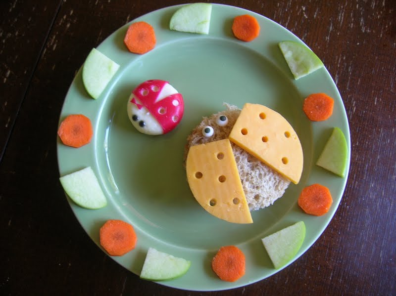 Rindy Mae: Ladybug, Ladybug: A Kid Lunch