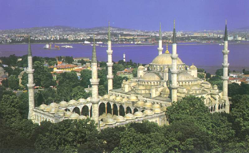 Holiday Guide Turkey: Sultanahmet Cami - Kilim and Carpet Museum - Aya ...