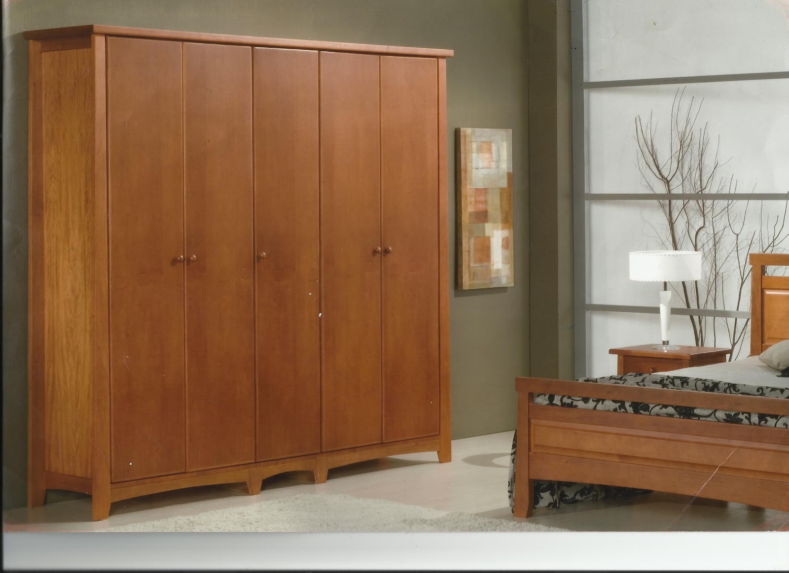 Guarda Roupa De Madeira Maciça