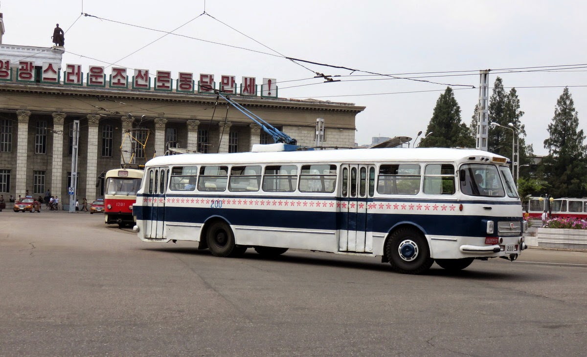 Richard's Tram Blog: PYONGYANG DPRK - TROLLEYBUSES AUGUST 2014 (2)