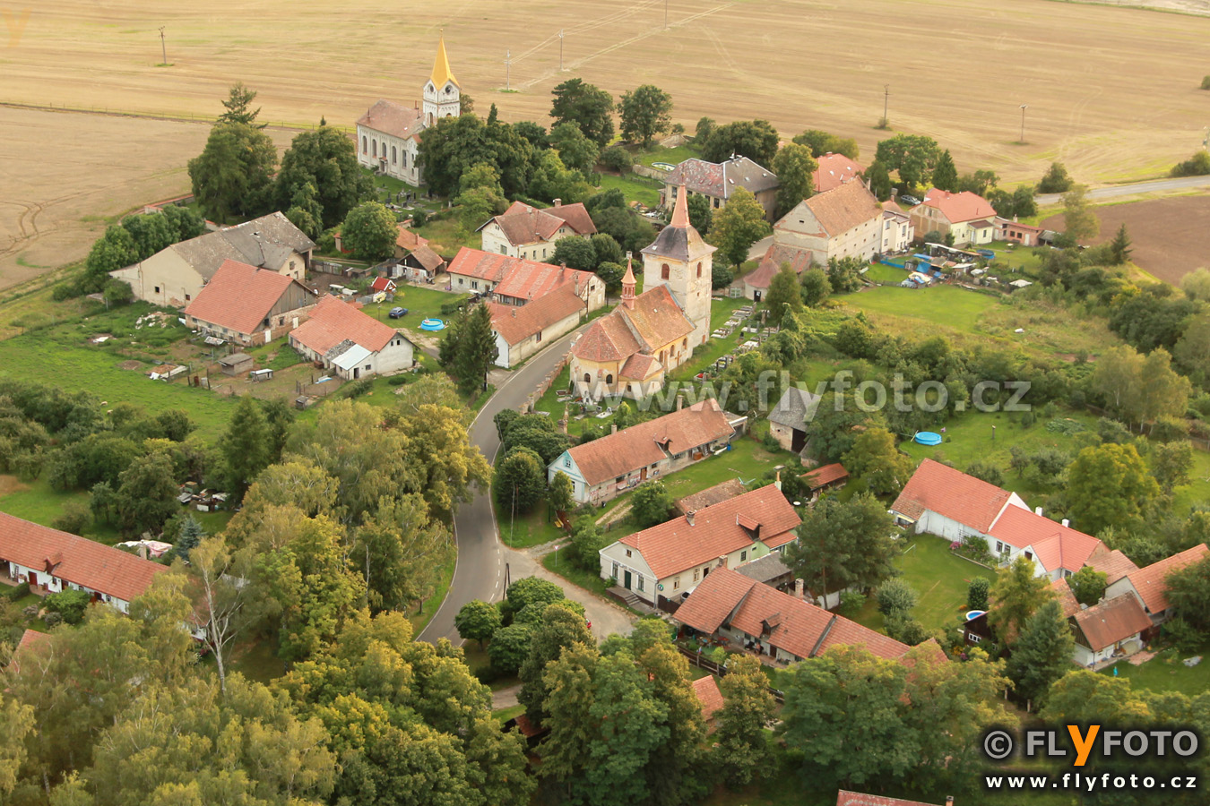 FLyFOTO letecká fotografie a video: Bošín