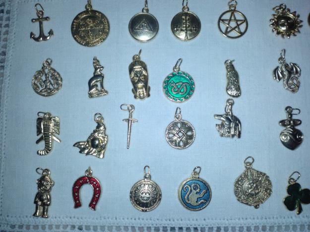 Início de um dia...: AMULETOS