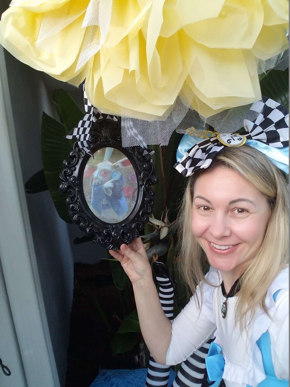 Natasha'ScrapbooKorner: Alice in Wonderland Decorative Outdoor Floating ...