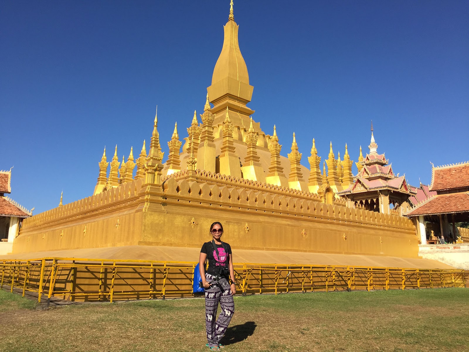Backpacking LAOS: Cheap & Easy Travel for 5 Days in Vientiane and Luang ...