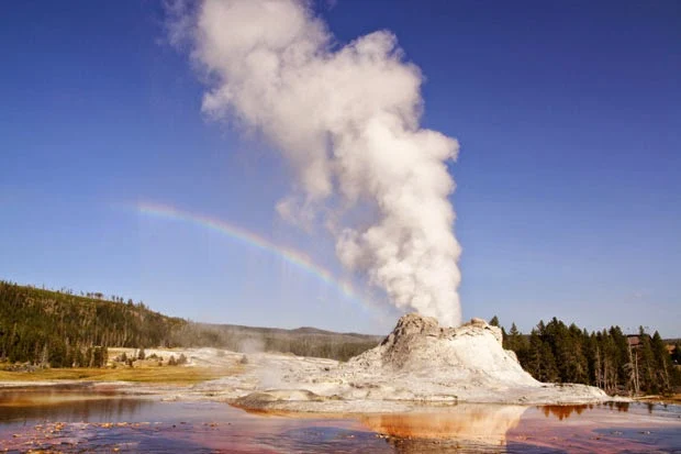 Geysers have loops in their plumbing | Geology In