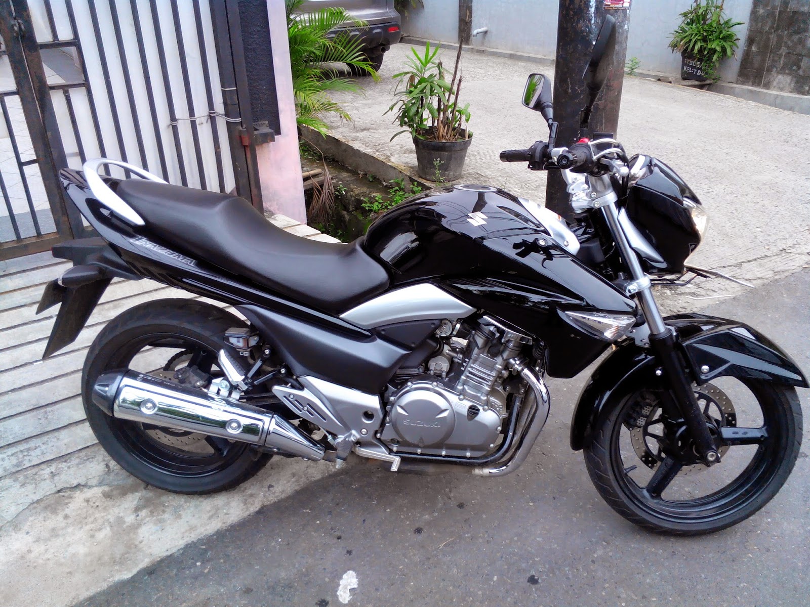 PISTONFORK: 1 tahun bersama Suzuki Inazuma GW250