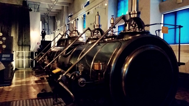 Frillycakes: Catholic Kuro Gothic Lolita Steam engine museum