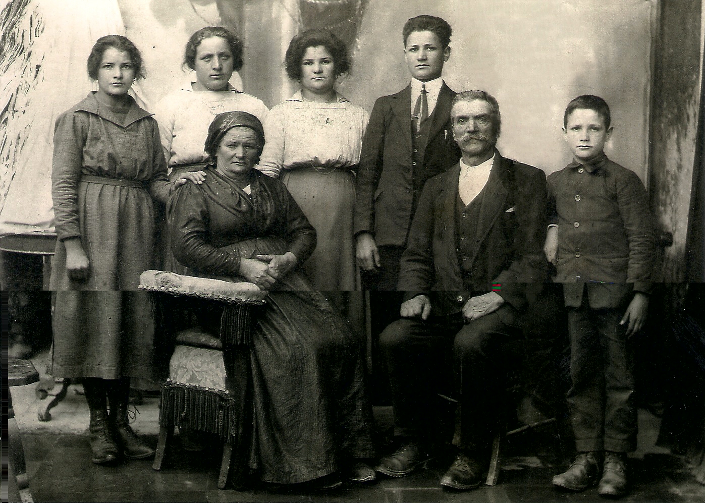 I piccoli paesi nella realtà attuale: La Famiglia Ganza e il paese