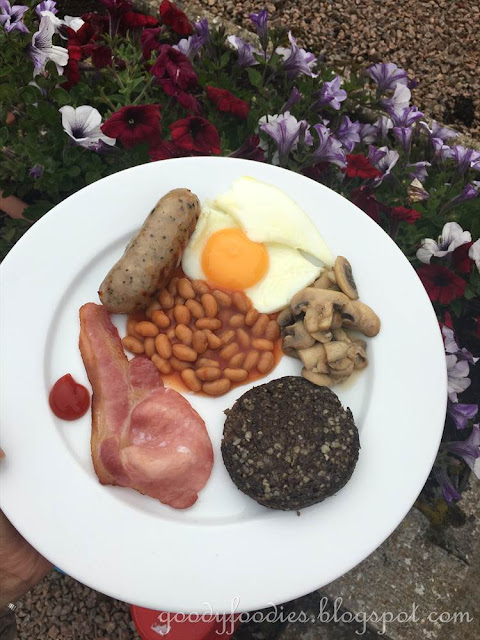 GoodyFoodies: Recipe: A Full Scottish Breakfast