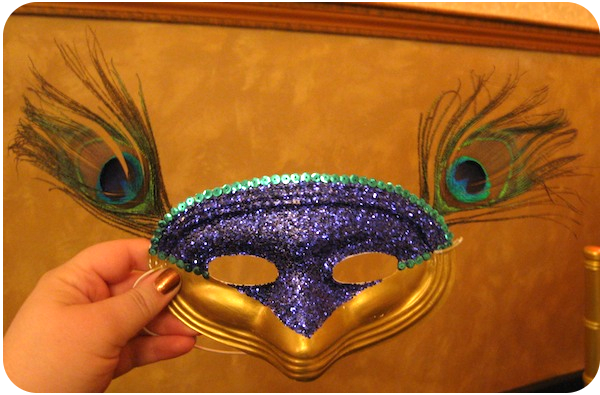DIY: Easy Feather & Glitter Mask | Neon Rattail