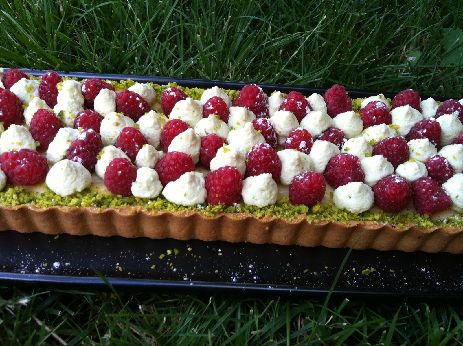 TARTE FRAMBOISES ET CHANTILLY MASCARPONE À LA PISTACHE