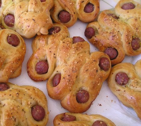 Cooking with Yiddishe mama: Caterpillar Bread