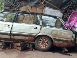 Hilarious Photos Of An Overloaded Car Spotted On The Road