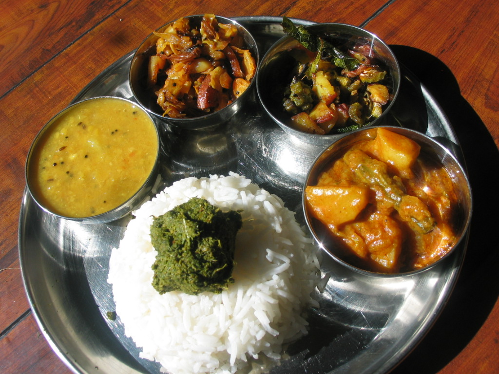 Nisha's Kitchen: Simple Thali and Bindi Aloo Mezhukvaratti