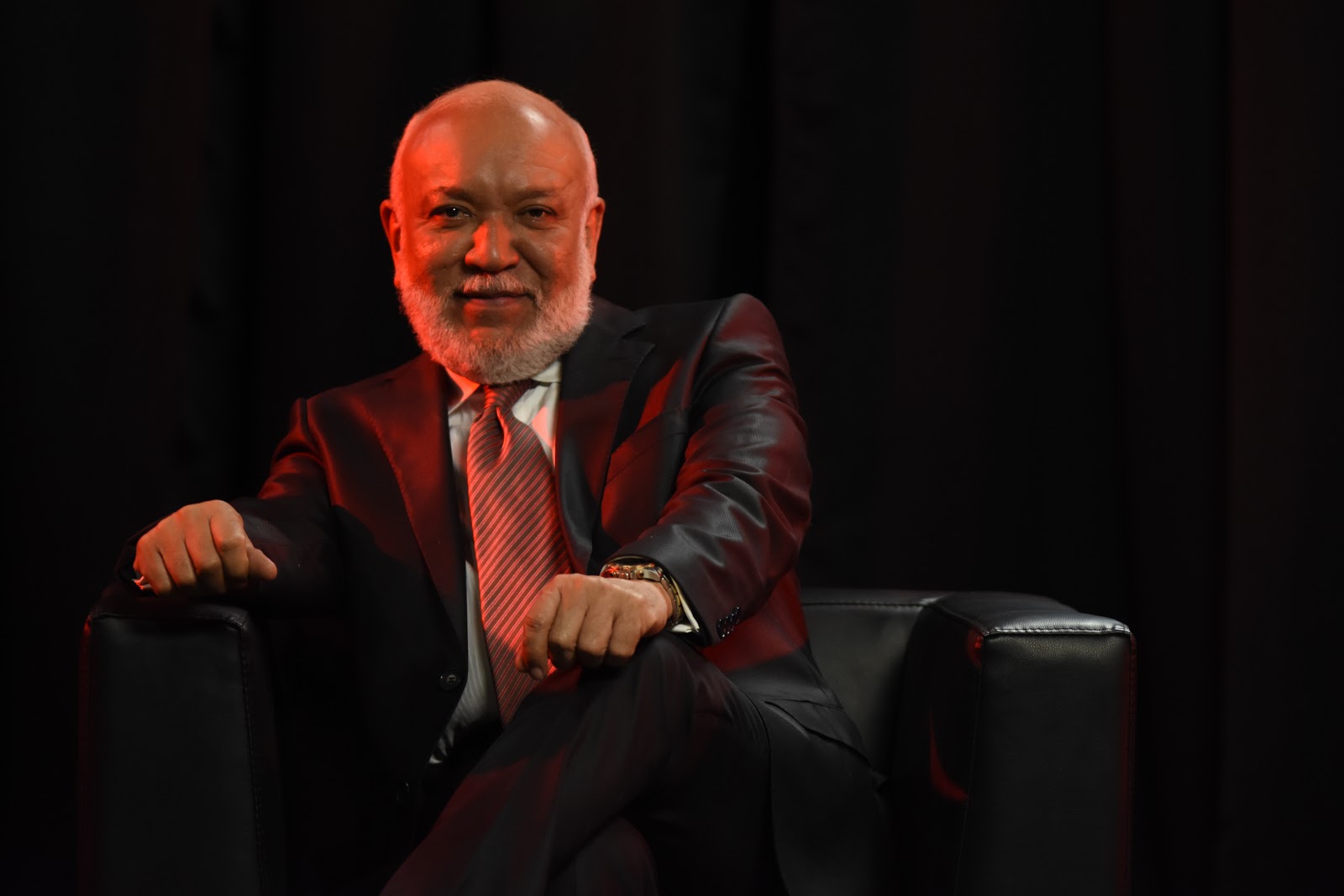 Jochy Santos se reinventa como conductor en Dominican Networks ...