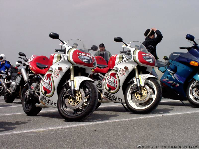 Motorcycle Folder: Lucky Strike RGV250