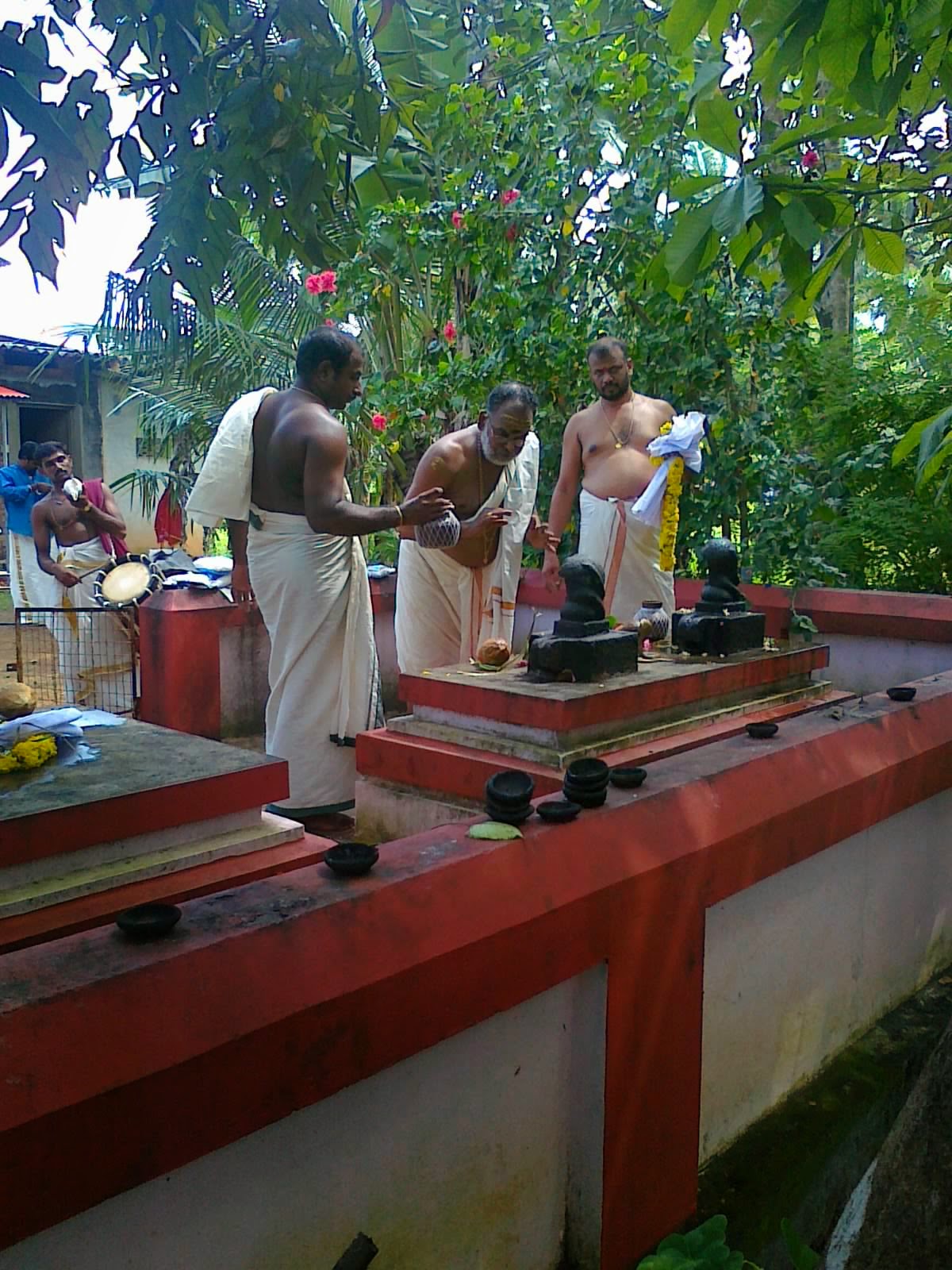 PUTHUPPARAMP SREE BHAGAVATHY TEMPLE THALAVADY: Photo Gallery