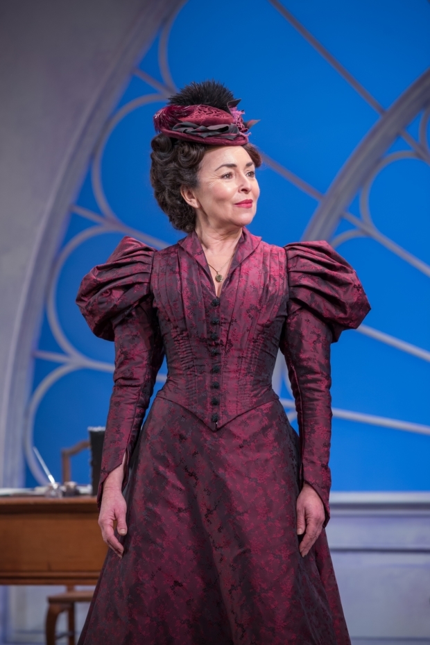 Partially Obstructed View: Theatre review: Lady Windermere's Fan
