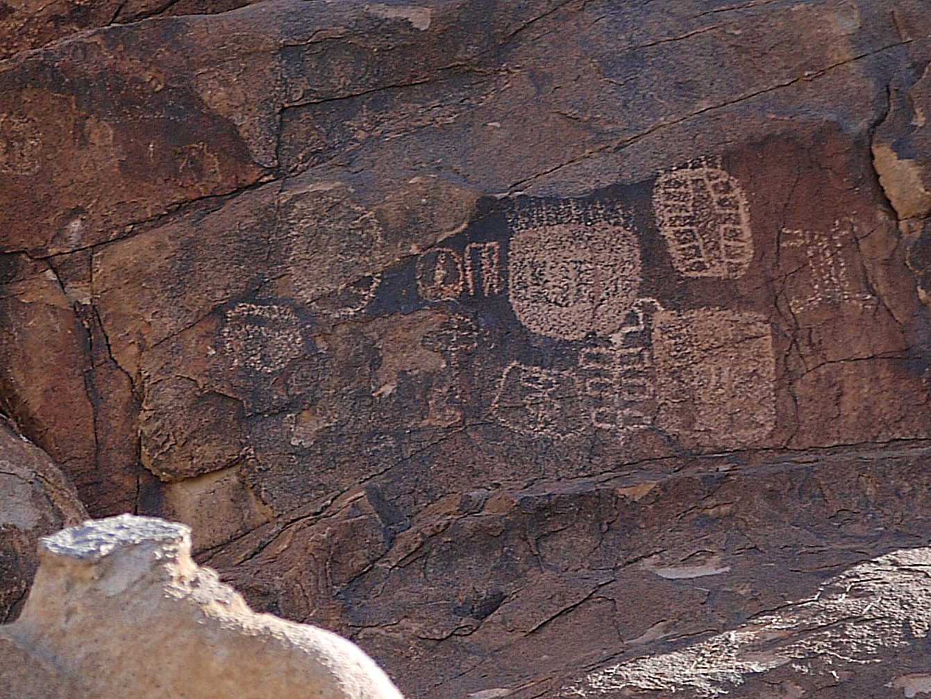 Ken's Photo Gallery: Ref - Rock Art Sites in Nevada's Great Basin