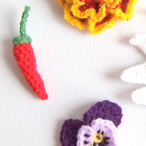 Siona Karen : Free Crochet Flower Pattern: Cornflower