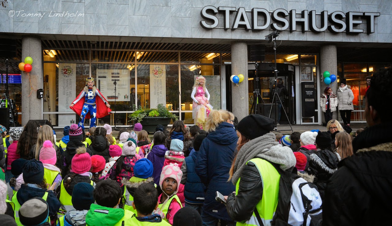 Foto och andra bilder: FN:s Barnkonvention fyller 25 år
