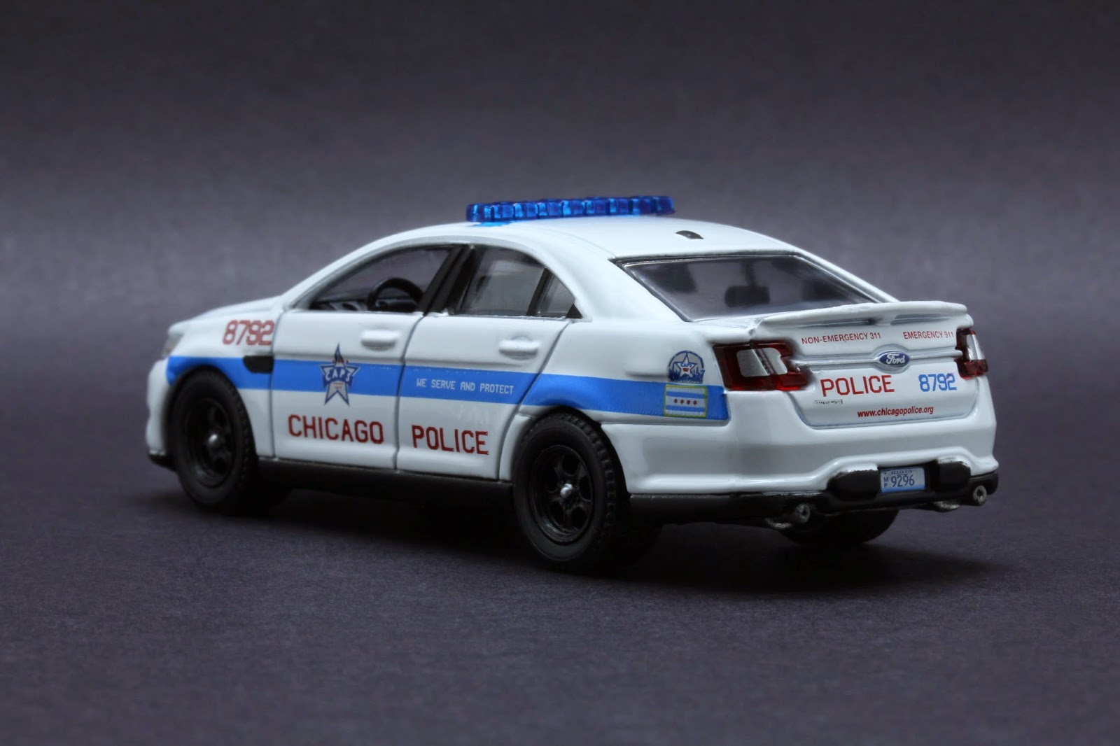 Diecast Hobbist: 2013 Ford Taurus SHO - Chicago, IL Police