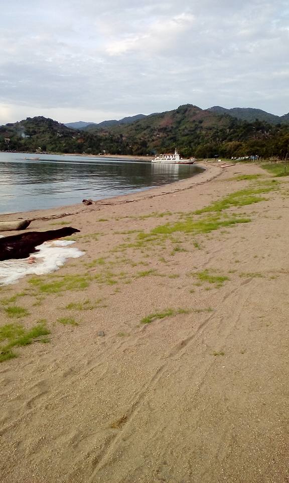 KARIBUNI NYASA: UFUKWE WA BANDARI YA MBAMBA BAY