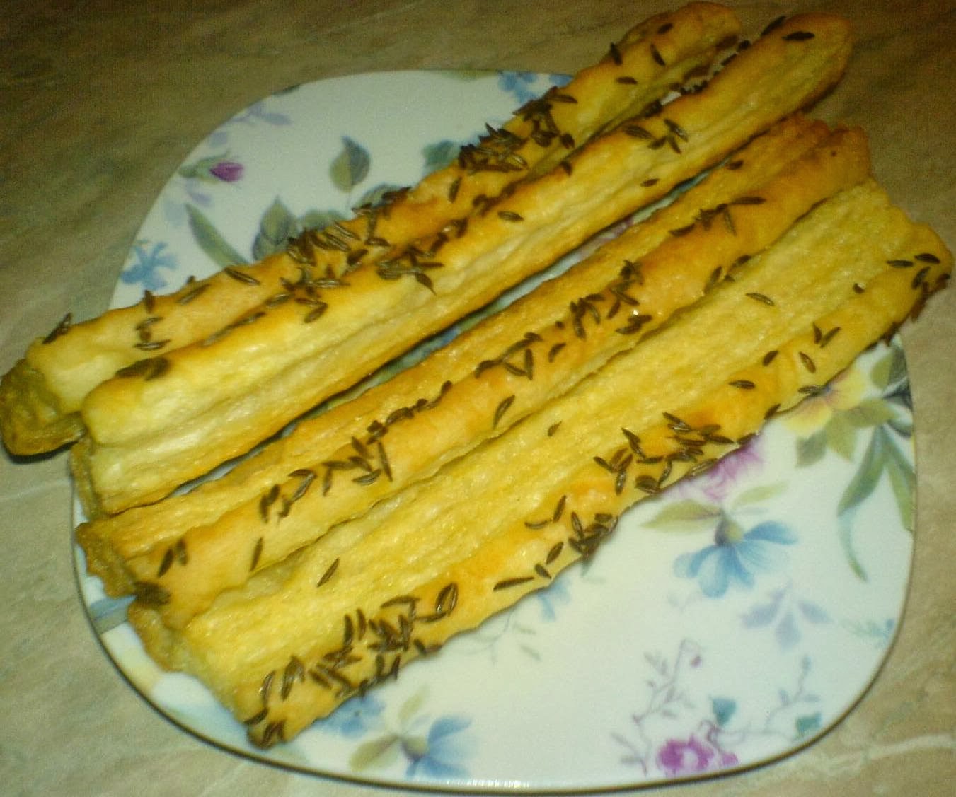 Saratele din foietaj cu chimen | Preparatedevis.ro