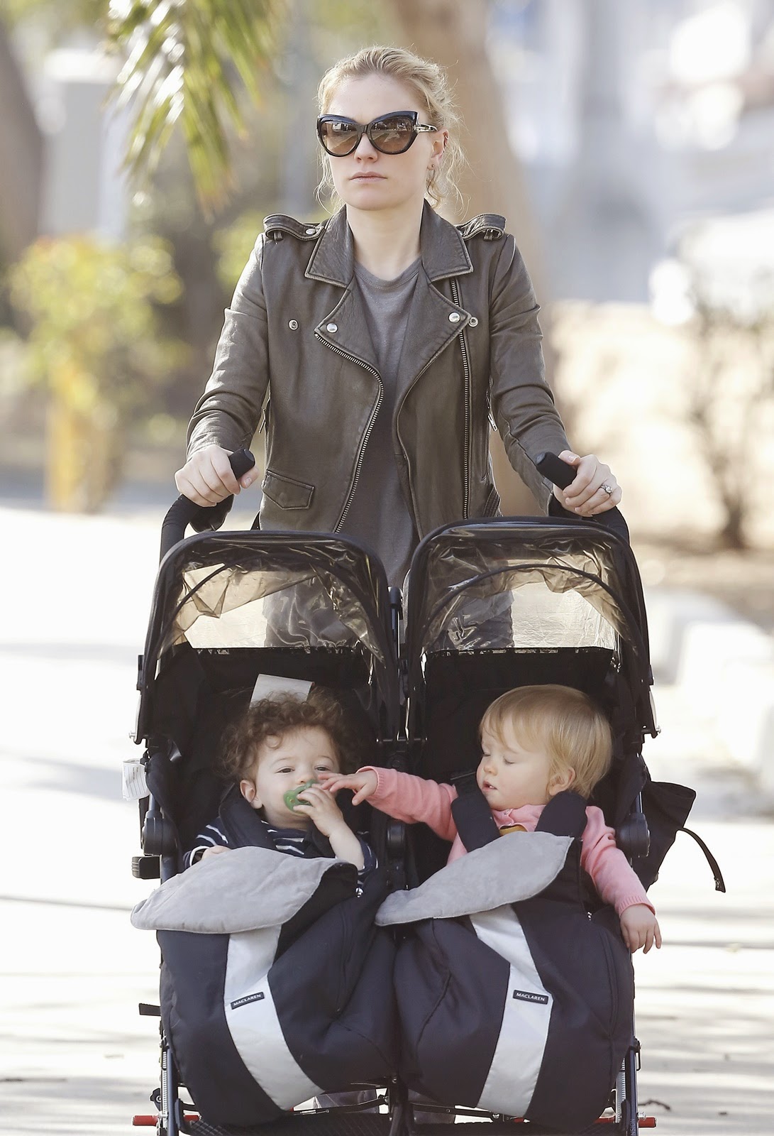 Billy - Lilac - Charlie - Poppy : Anna Paquin & Stephen Moyer Out In Venice