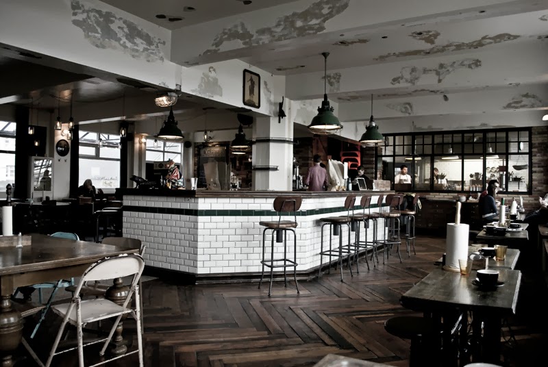 facing north with gracia: ICELAND | Reykjavik Kex Hostel